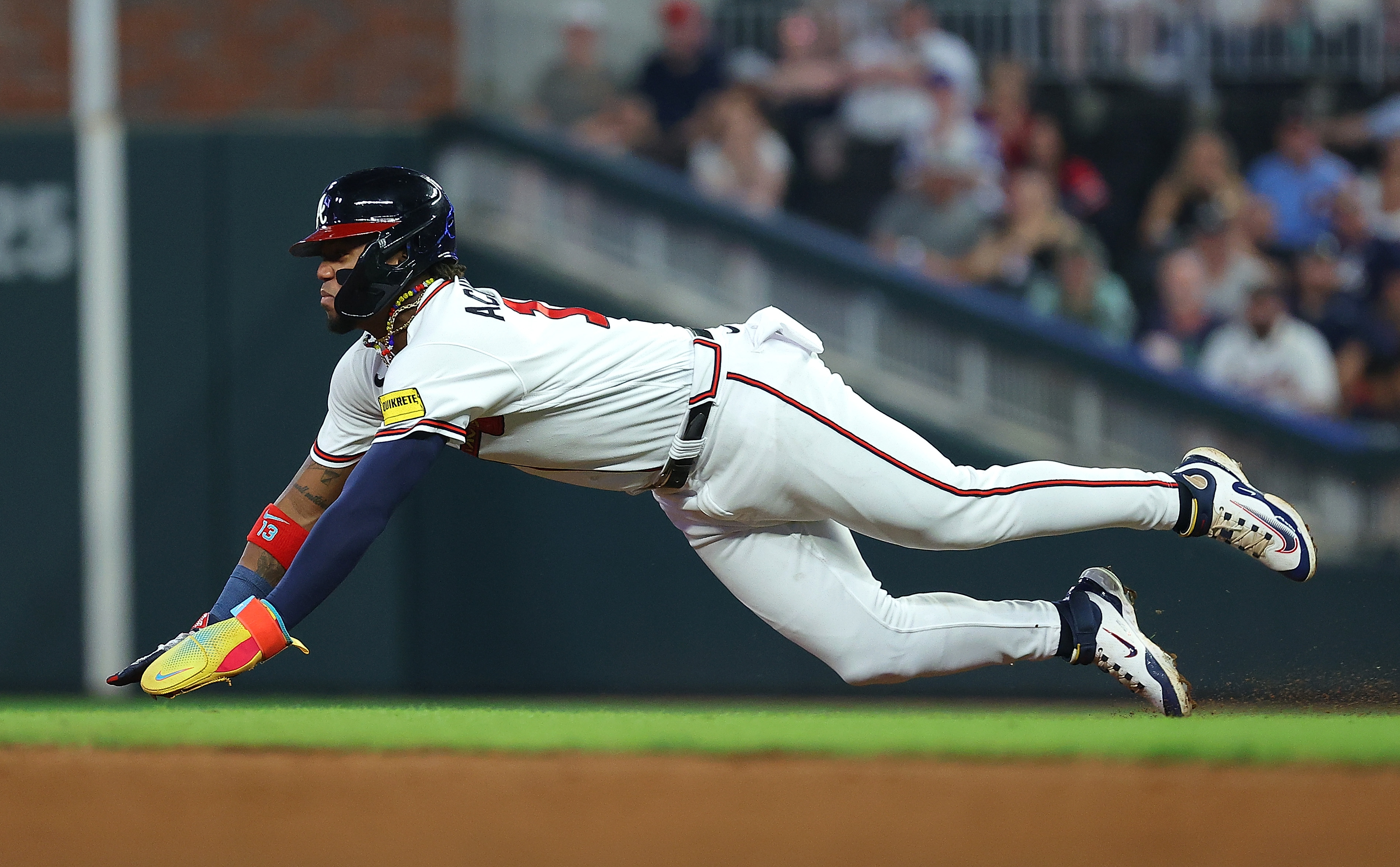 Histórico: Venezolano Ronald Acuña Jr. se convierte en el primer ...