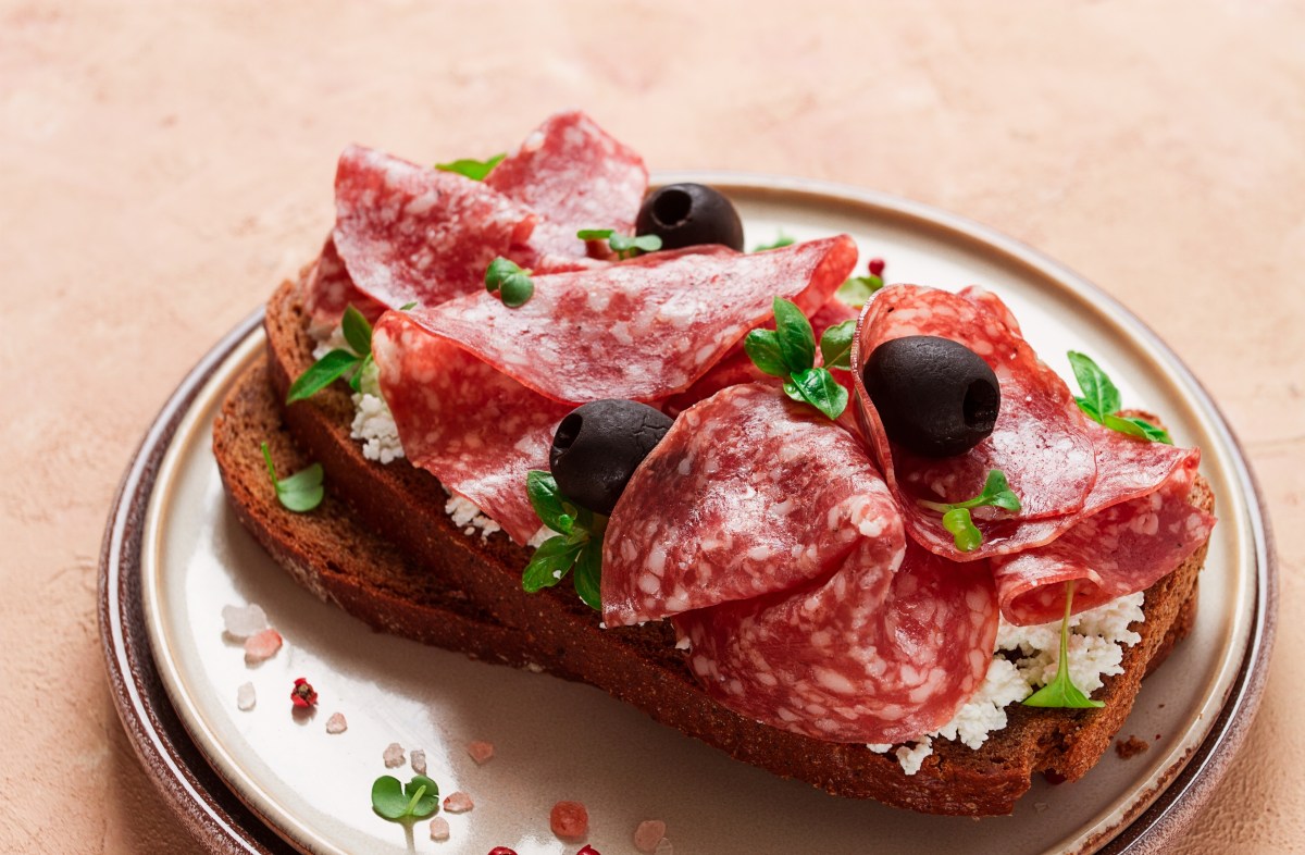 Salami: el ingrediente estrella en sándwiches y pizzas celebra su día ...