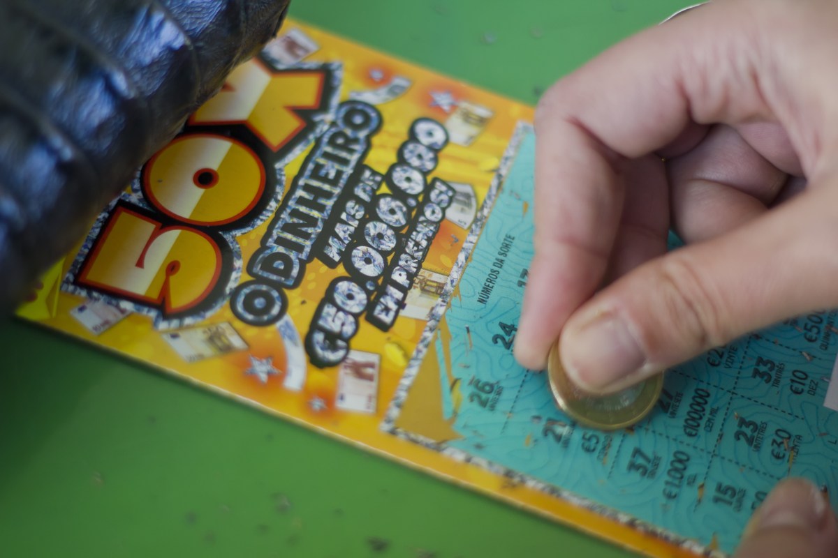 Mujer gana $1 millón, pero le quitan $360 mil dólares al momento de ir ...