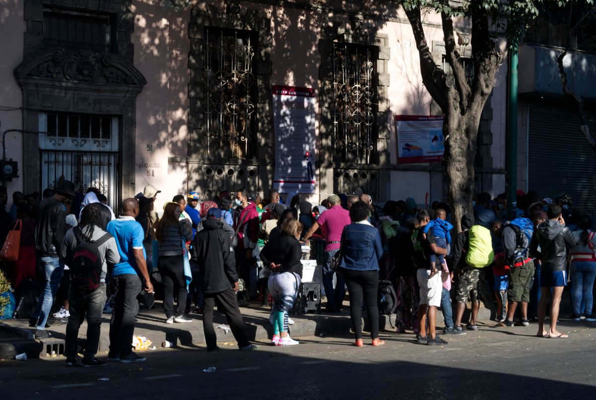 Detienen a 246 migrantes en redadas en la Ciudad de México - El Diario NY