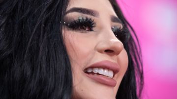 Bellakath celebra el éxito de 'Reggaetón Champagne' con la compra de ...