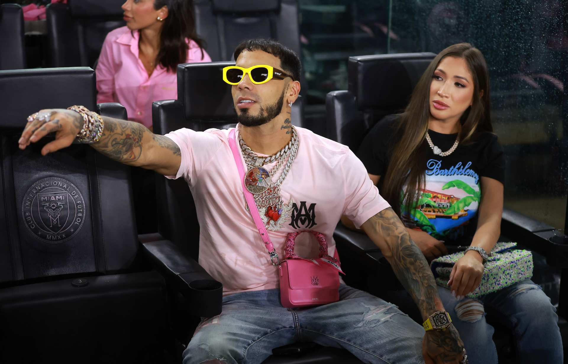 ¿para Celar A Yailin La Más Viral Anuel Aa Y Laury Saavedra Se
