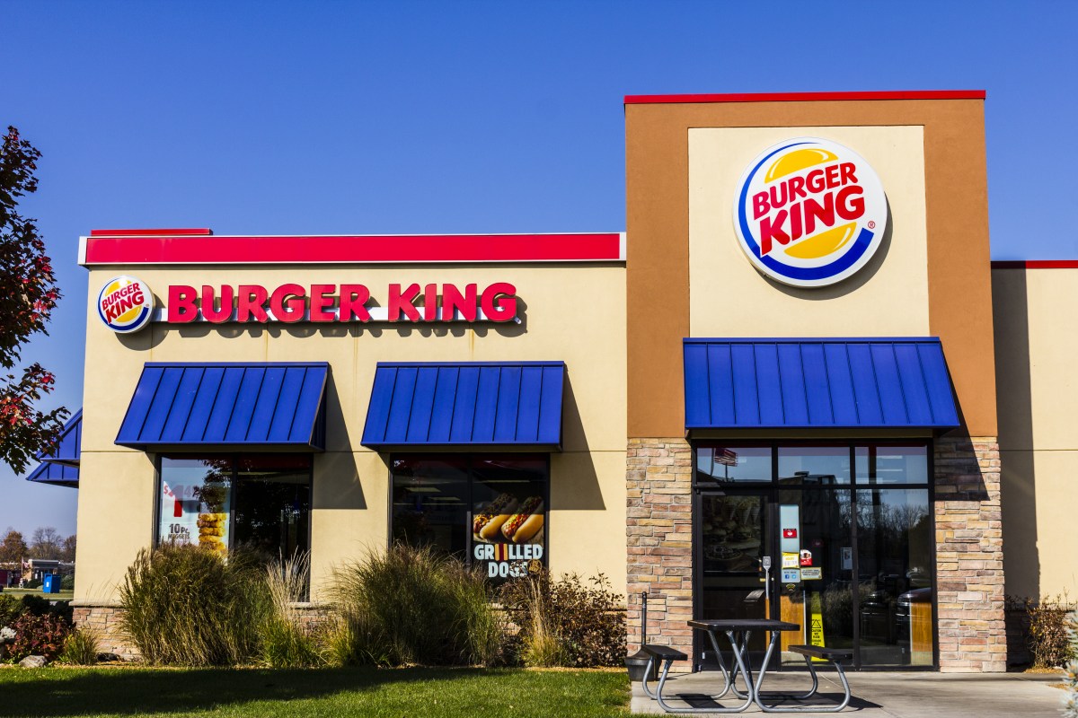 Trabajó en Burger King por 27 años y compró su primera casa gracias a ...