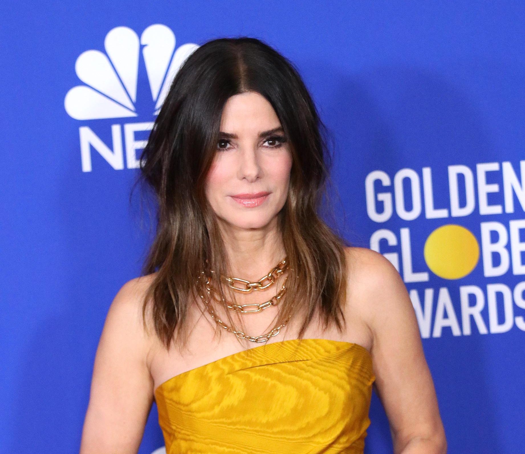 FOTO: Sandra Bullock luce irreconocible al reaparecer con un “nuevo ...