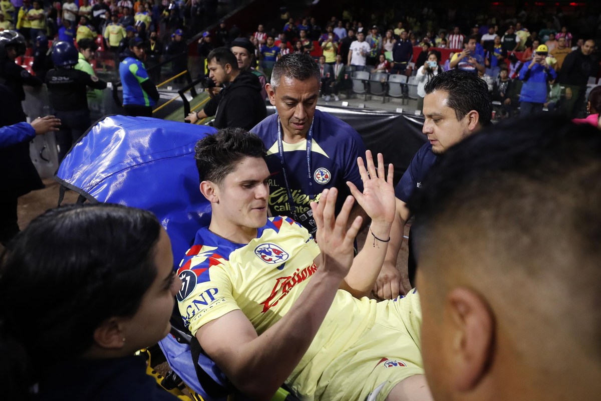 Israel Reyes operado con éxito: El defensor salió lesionado de la ...