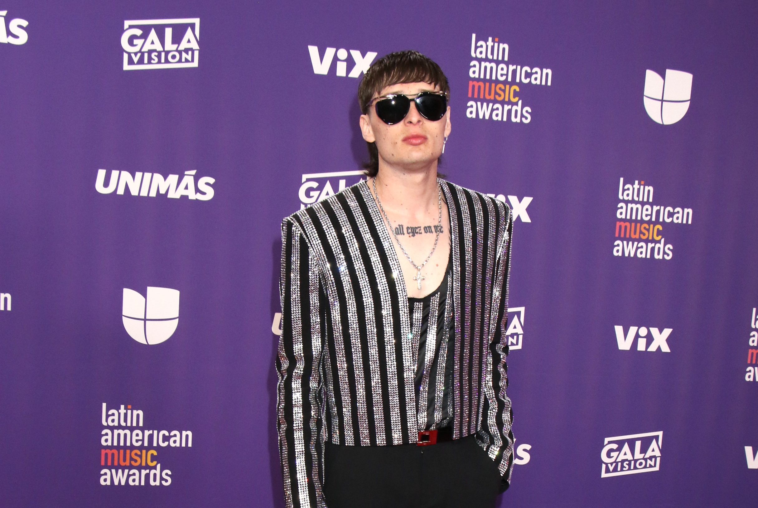 Peso Pluma lanza su primera colaboración junto a Rick The Kid y Kanye ...