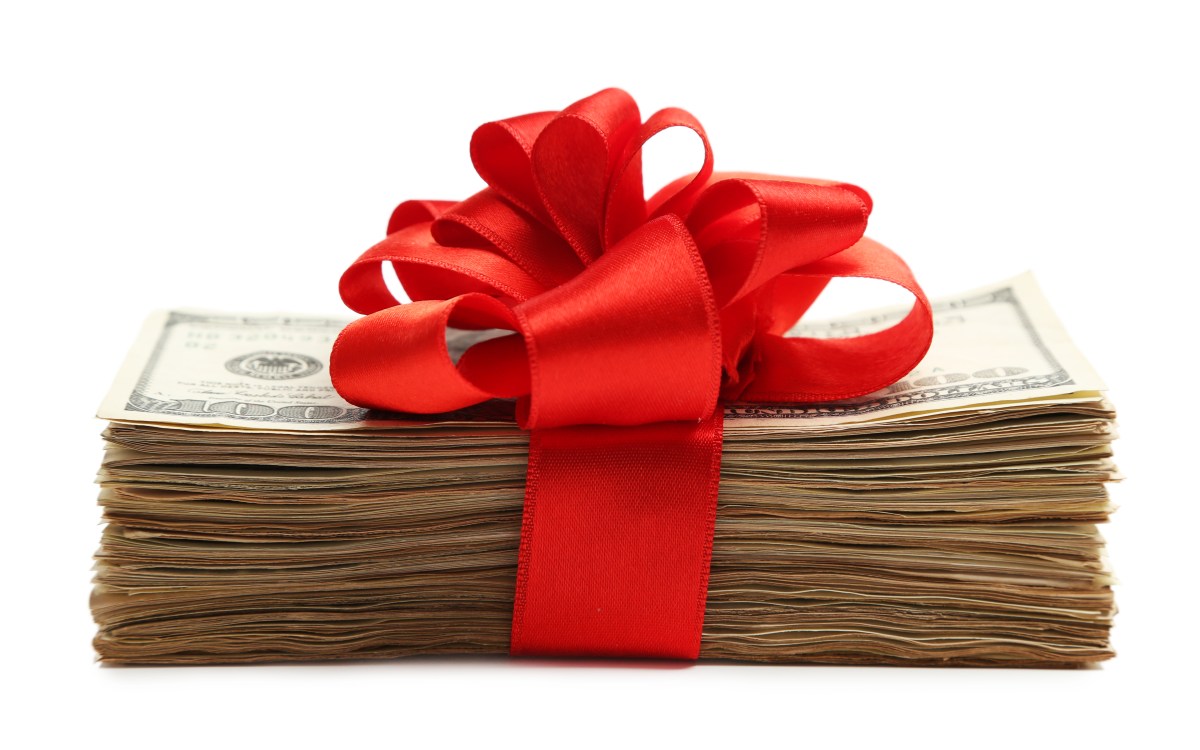 Ganadora de $1 millón dona $100,000 para ayudar a los demás - El Diario NY