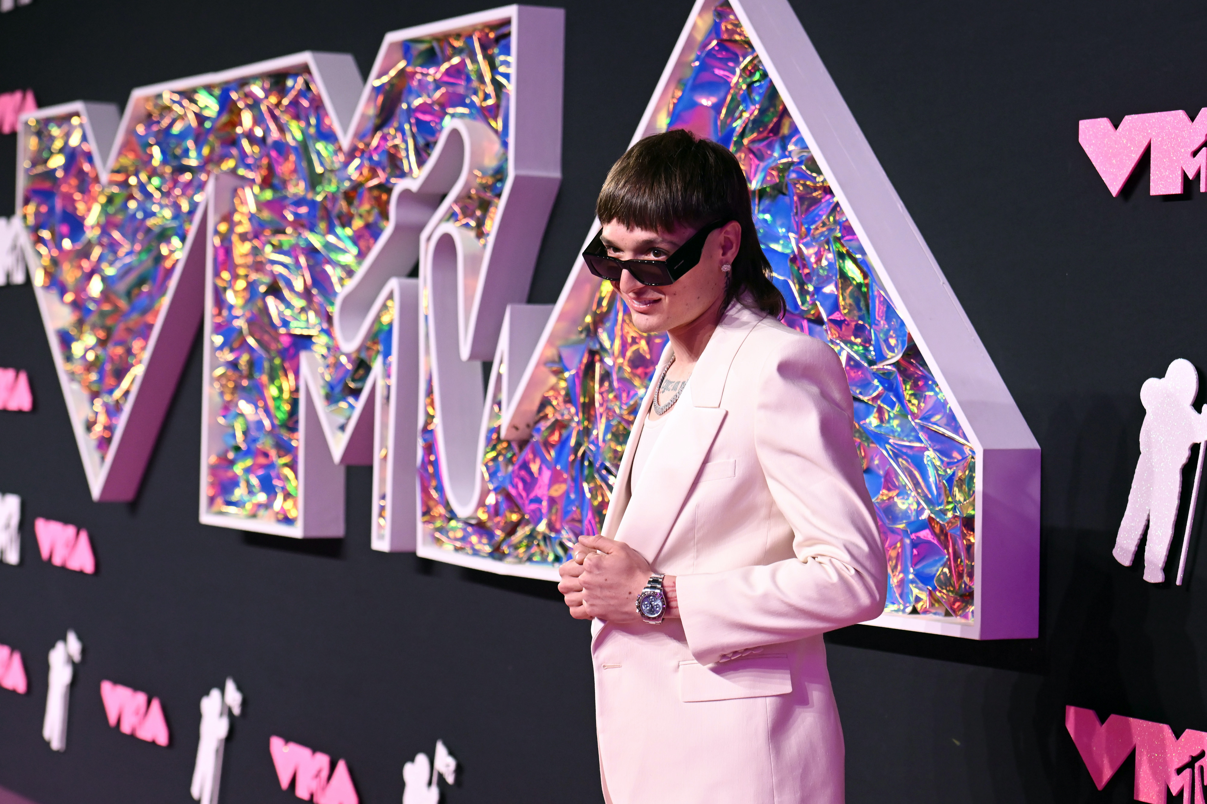 Peso Pluma confirma su relación con la influencer Hannah Howell con una ...