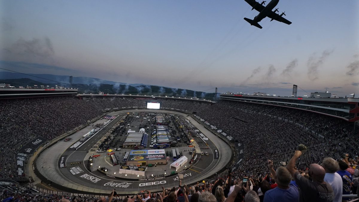 MLB jugará en una pista de NASCAR - El Diario NY