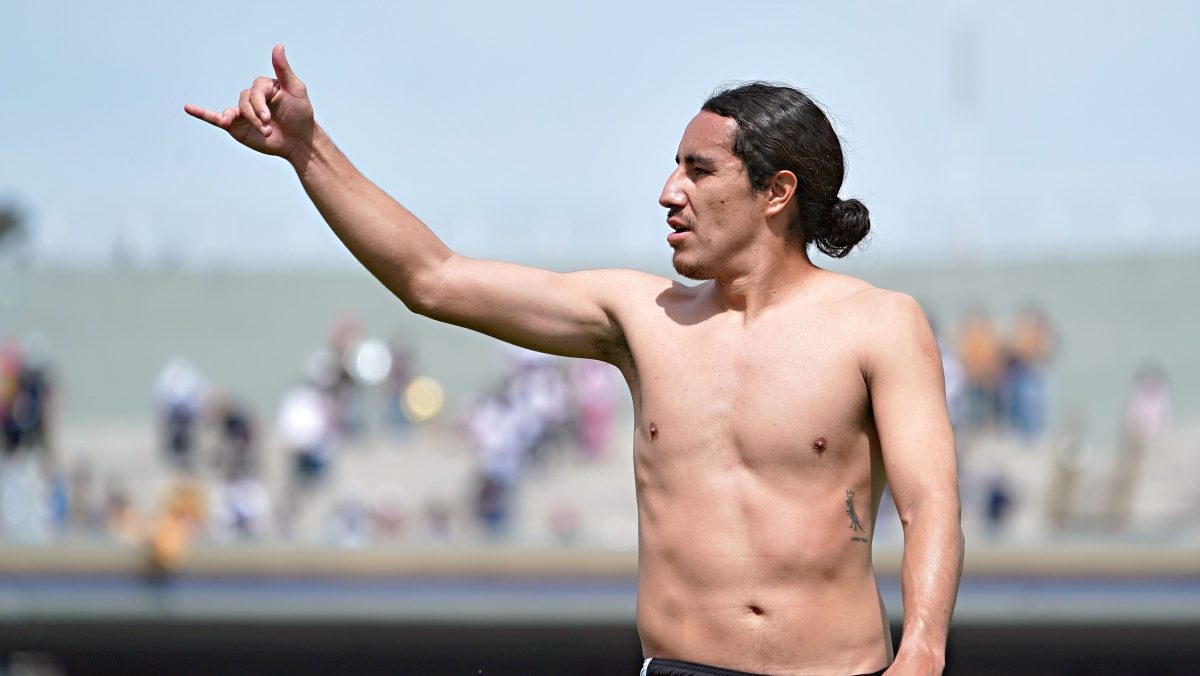 Controversia en Colombia: fans rechazan contratación del mexicano ...