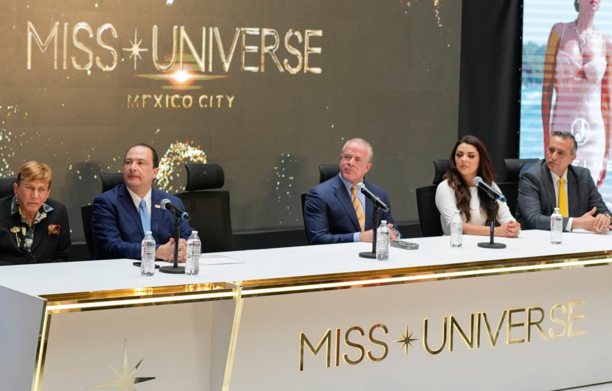 ¿Cómo se hizo millonario Raúl Rocha, dueño del Miss Universo? - El ...