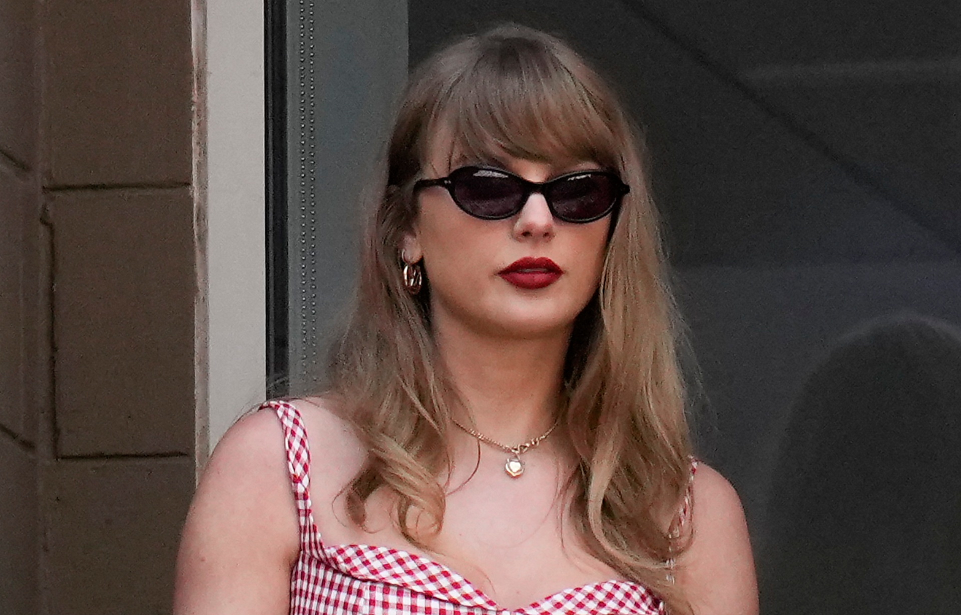 Taylor Swift baila al ritmo de Bad Bunny en el US Open - El Diario NY