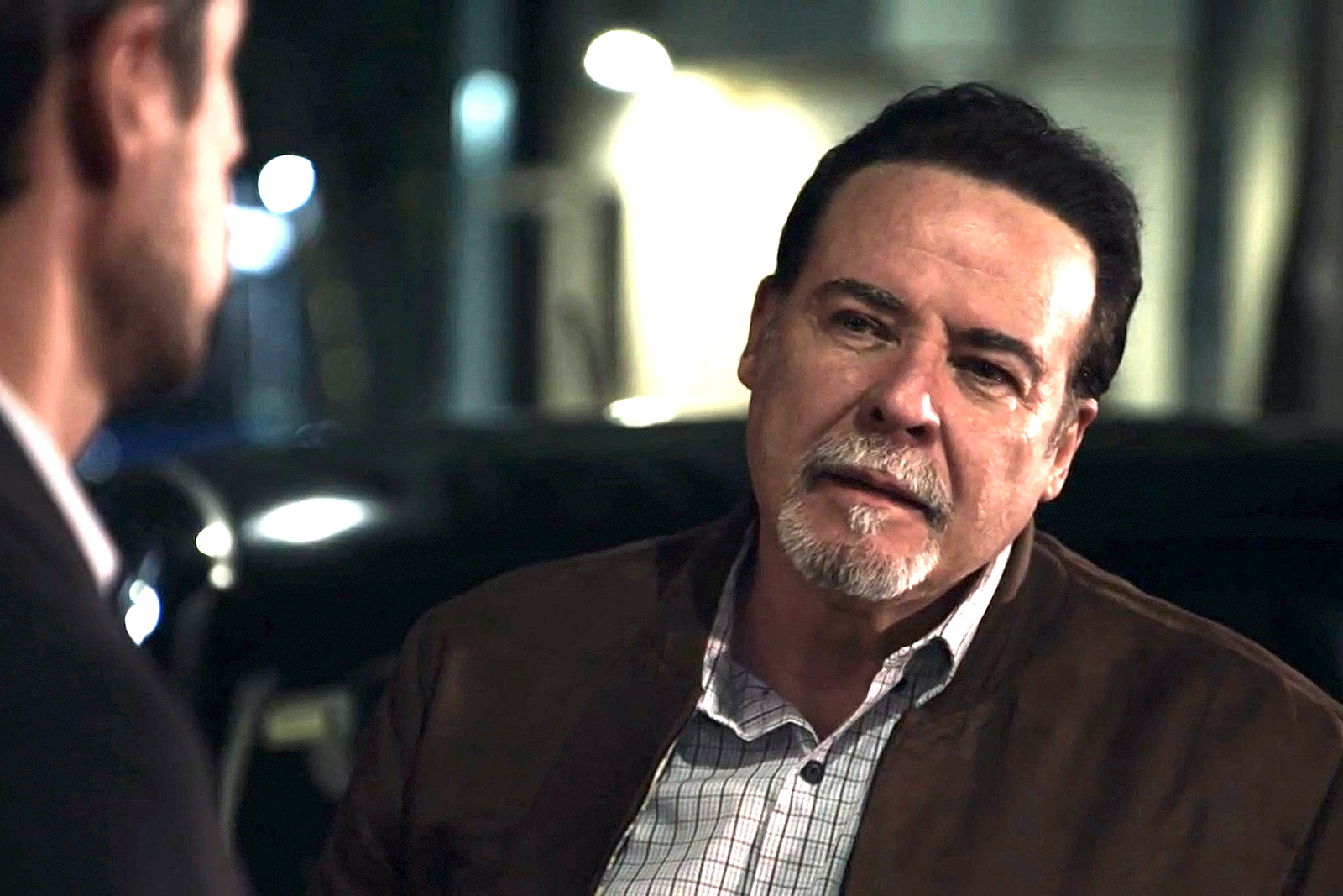 César Évora es Patricio Rojas "El Comandante" en "Fugitivas", la ...