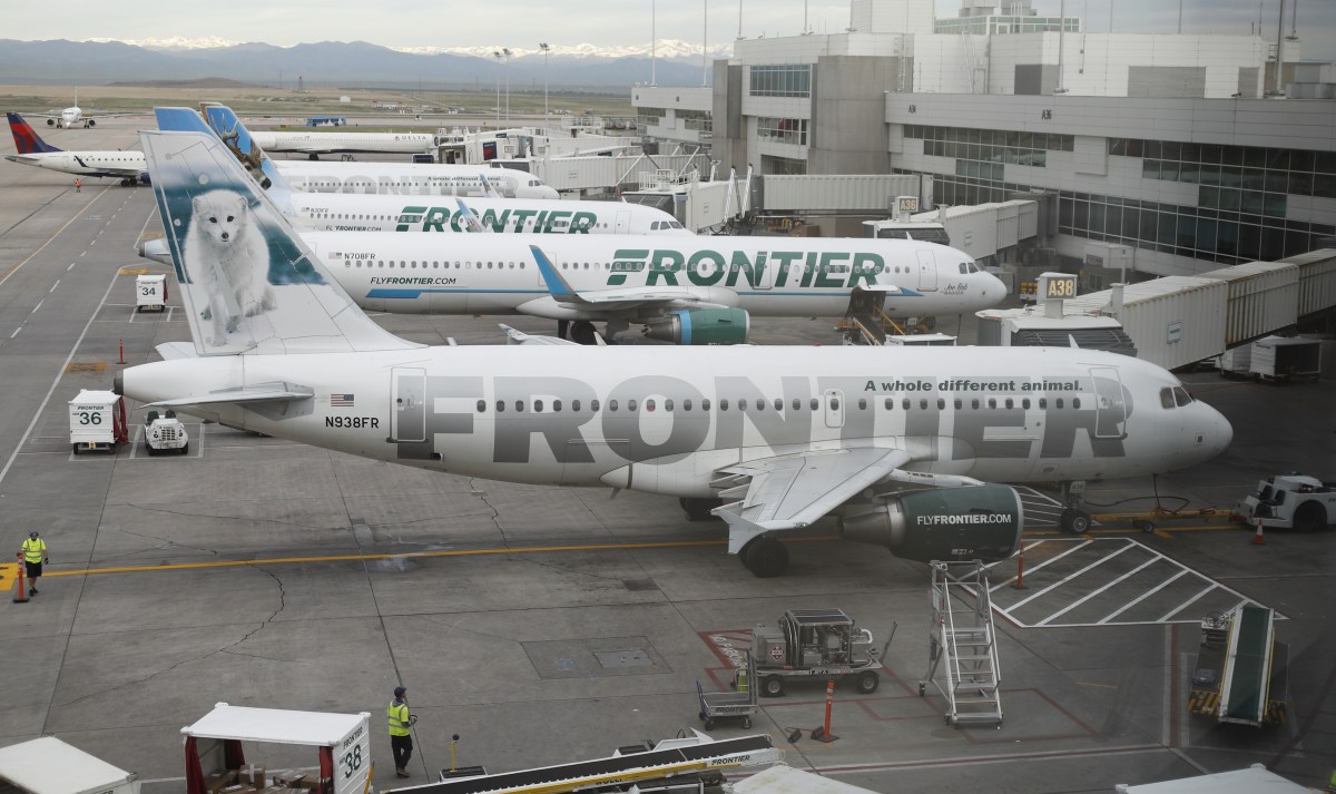 Avión de Frontier Airlines se incendia al aterrizar en aeropuerto de ...