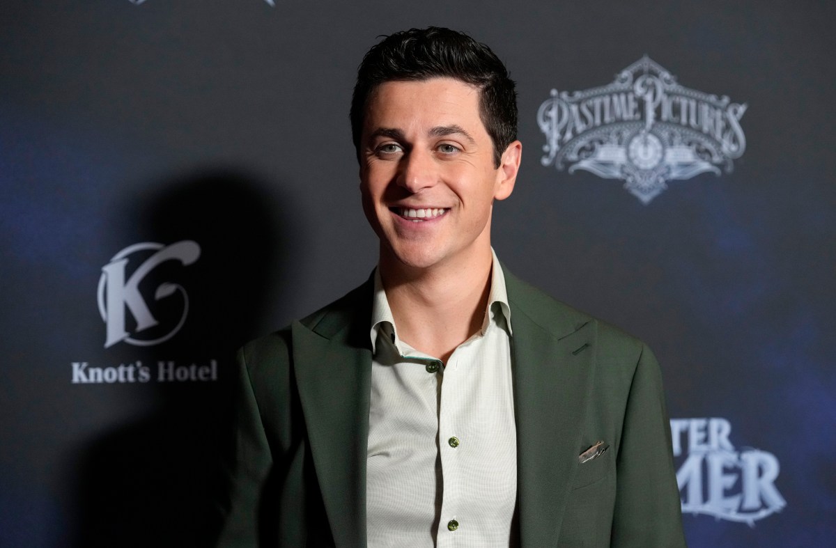 David Henrie habla sobre el set de 'Wizards Beyond Waverly Place' - El ...