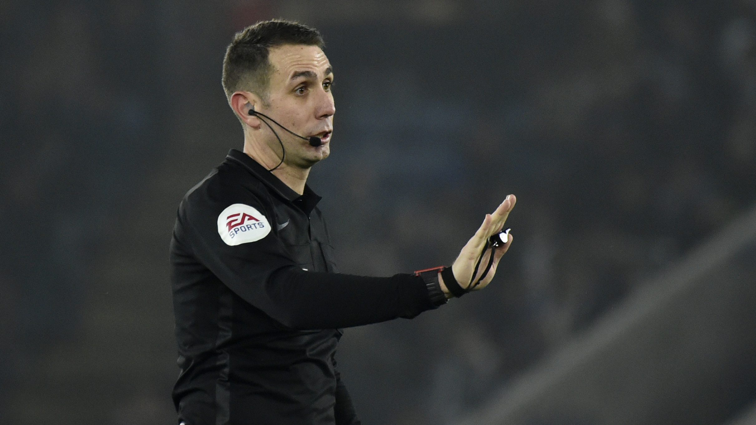 David Coote, árbitro que insultó a Jürgen Klopp, fue despedido de la ...