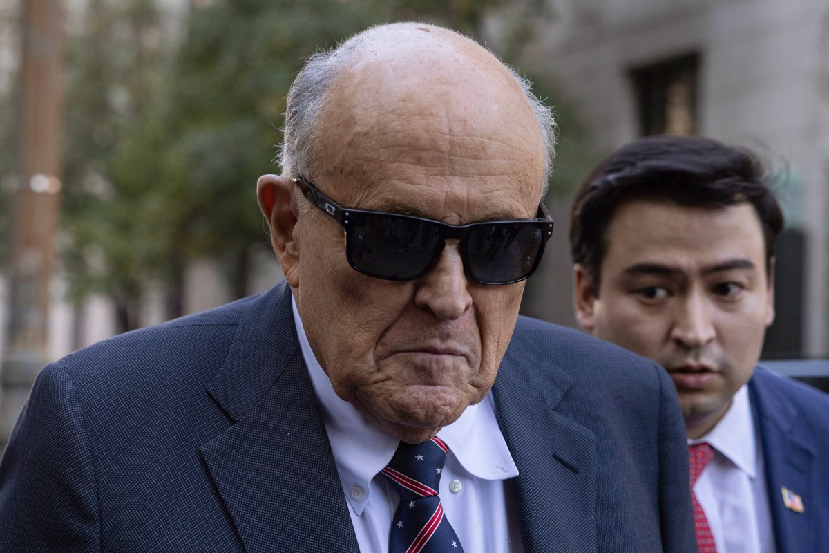 Giuliani entrega Mercedes Benz de 1980, relojes de lujo y un anillo de ...
