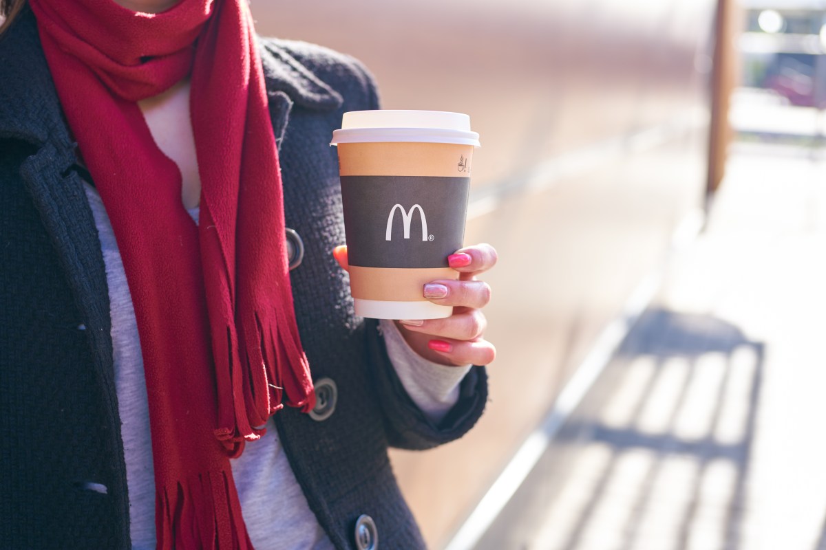 Nueva colección de tazas McCafé x Doodles: café y arte se encuentran ...