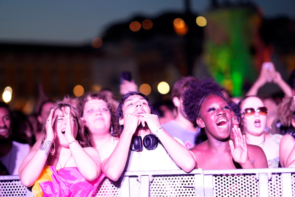 Disparan a la cantante Jada Arnell mientras daba autógrafos - El Diario NY