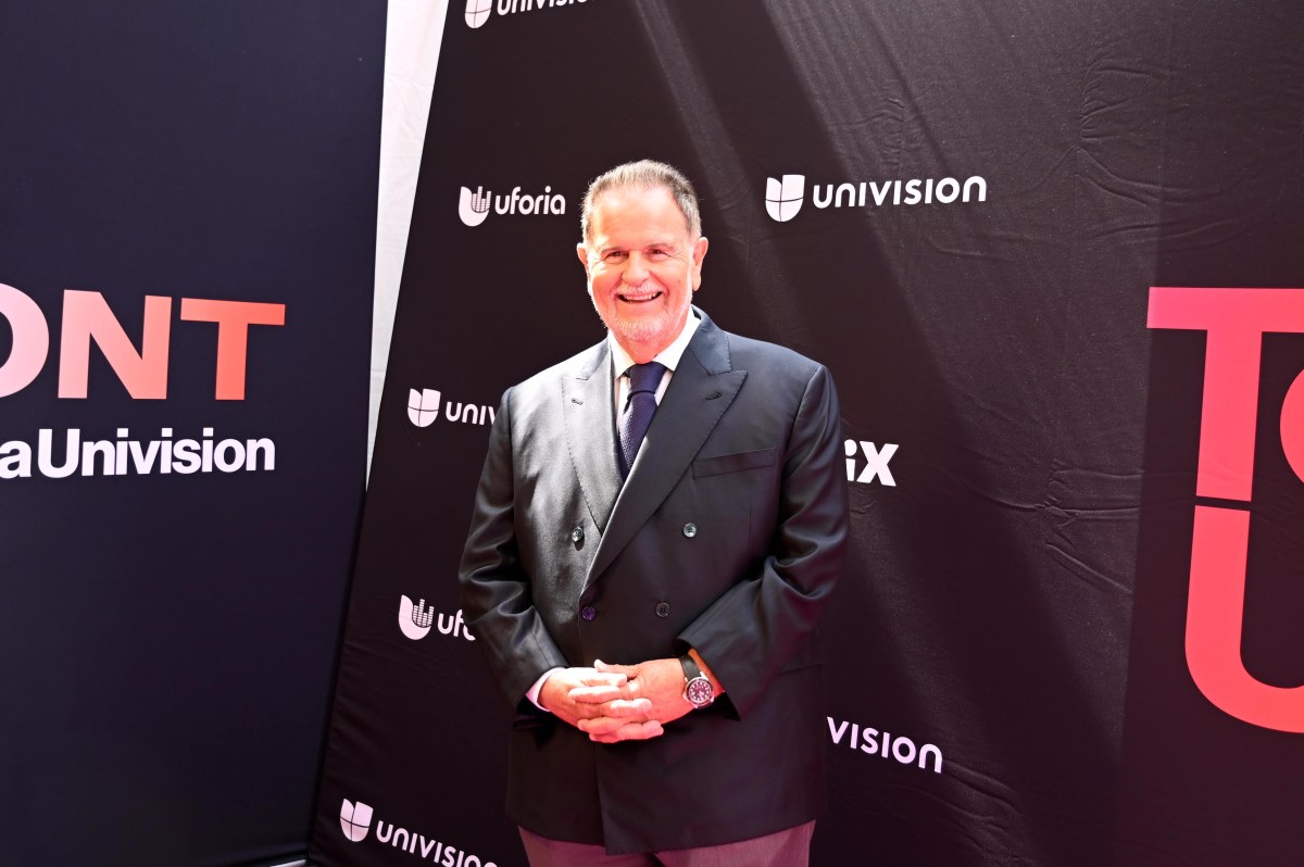 Elizabeth Curiel sale de Univision y Raúl de Molina se quiebra - El ...