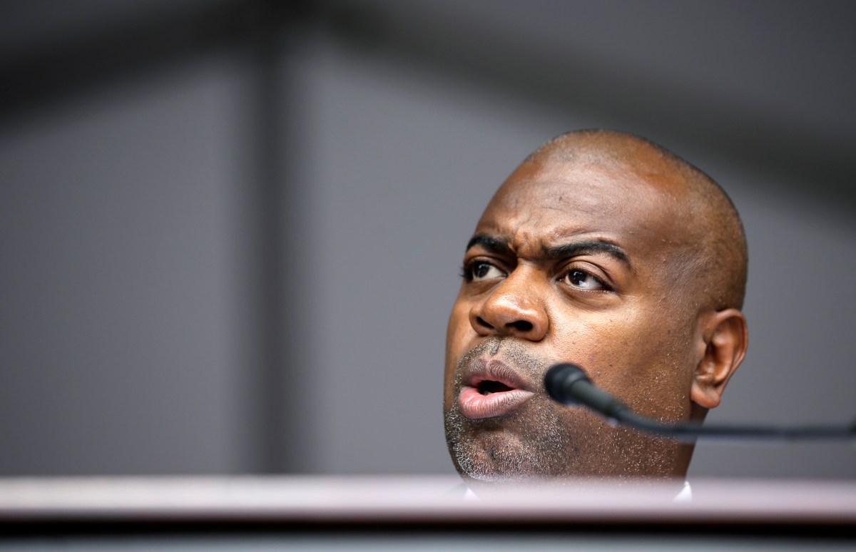 Exmilitar boricua detenido en medio de redada de ICE en Newark, NJ ...