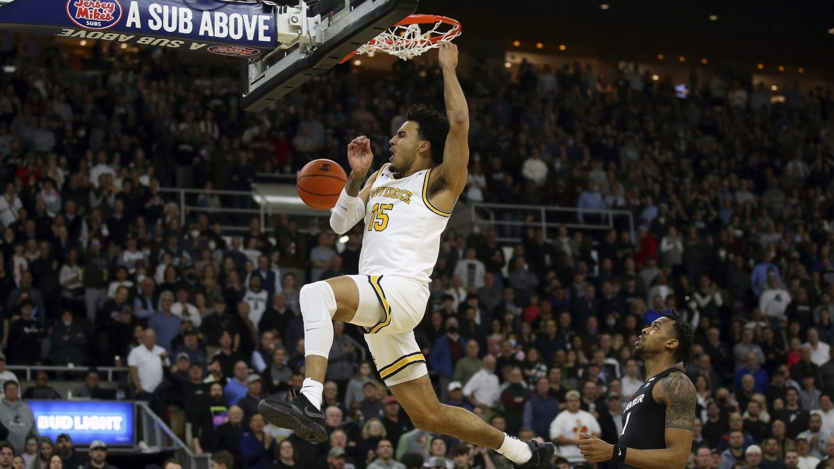 Muere a los 47 años la leyenda del baloncesto universitario Mike Babul ...