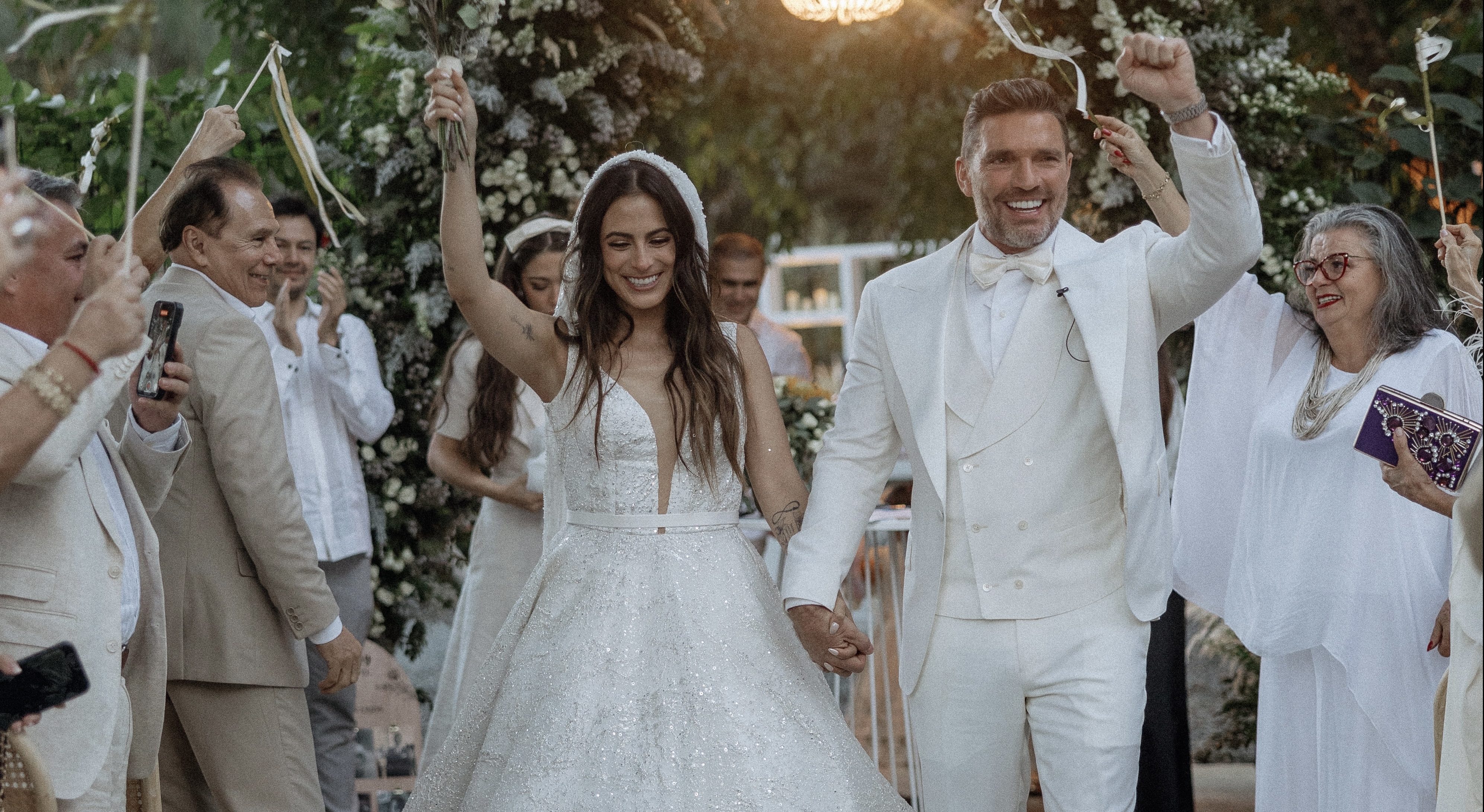 Julián Gil y Valeria Marín se casaron en este restaurante de Puerto ...