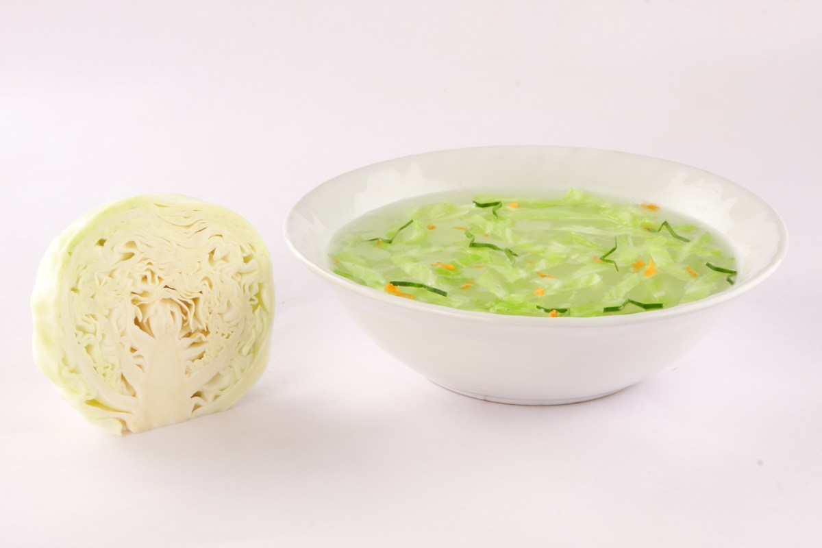 Sopa reconfortante de repollo y ajo para un intestino saludable - El ...