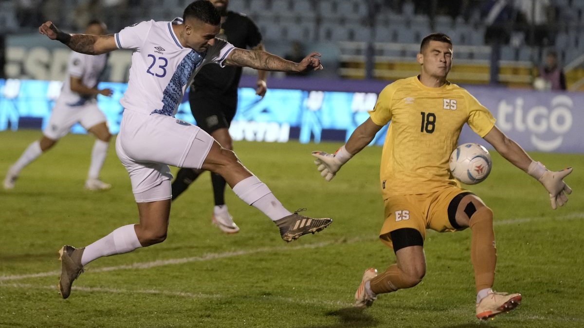 Adrián de Lemos, el portero costarricense que encendió las alarmas en ...