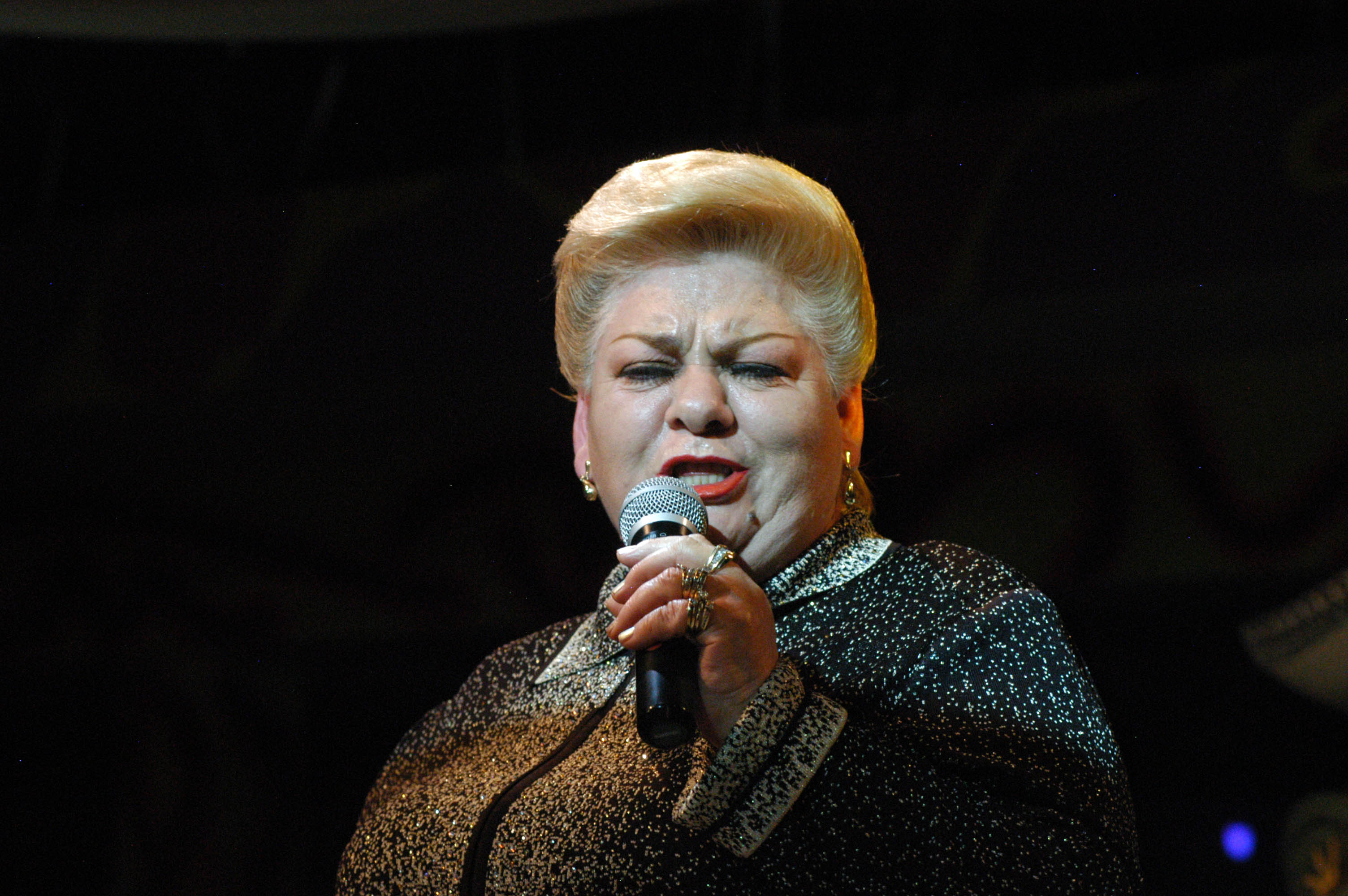 Viola Dorantes despide a su hermana Paquita la del Barrio con emotivo ...