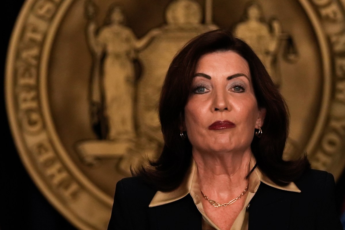 Kathy Hochul organizará una mesa redonda con empleados federales ...