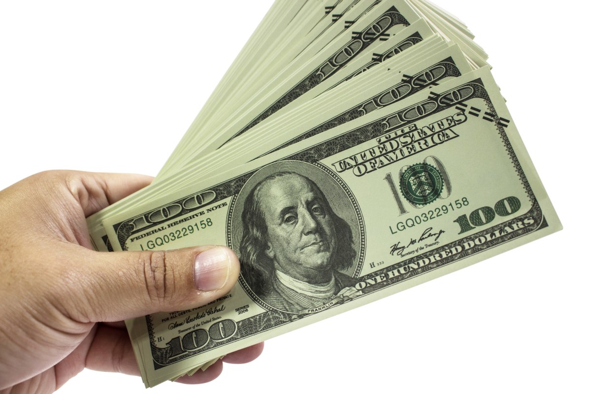 ¿Recibirás un cheque de estímulo de $5,000 este año? - El Diario NY