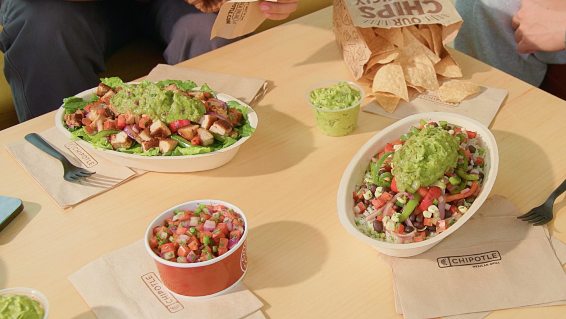 Chipotle abrirá su primer restaurante en México - El Diario NY