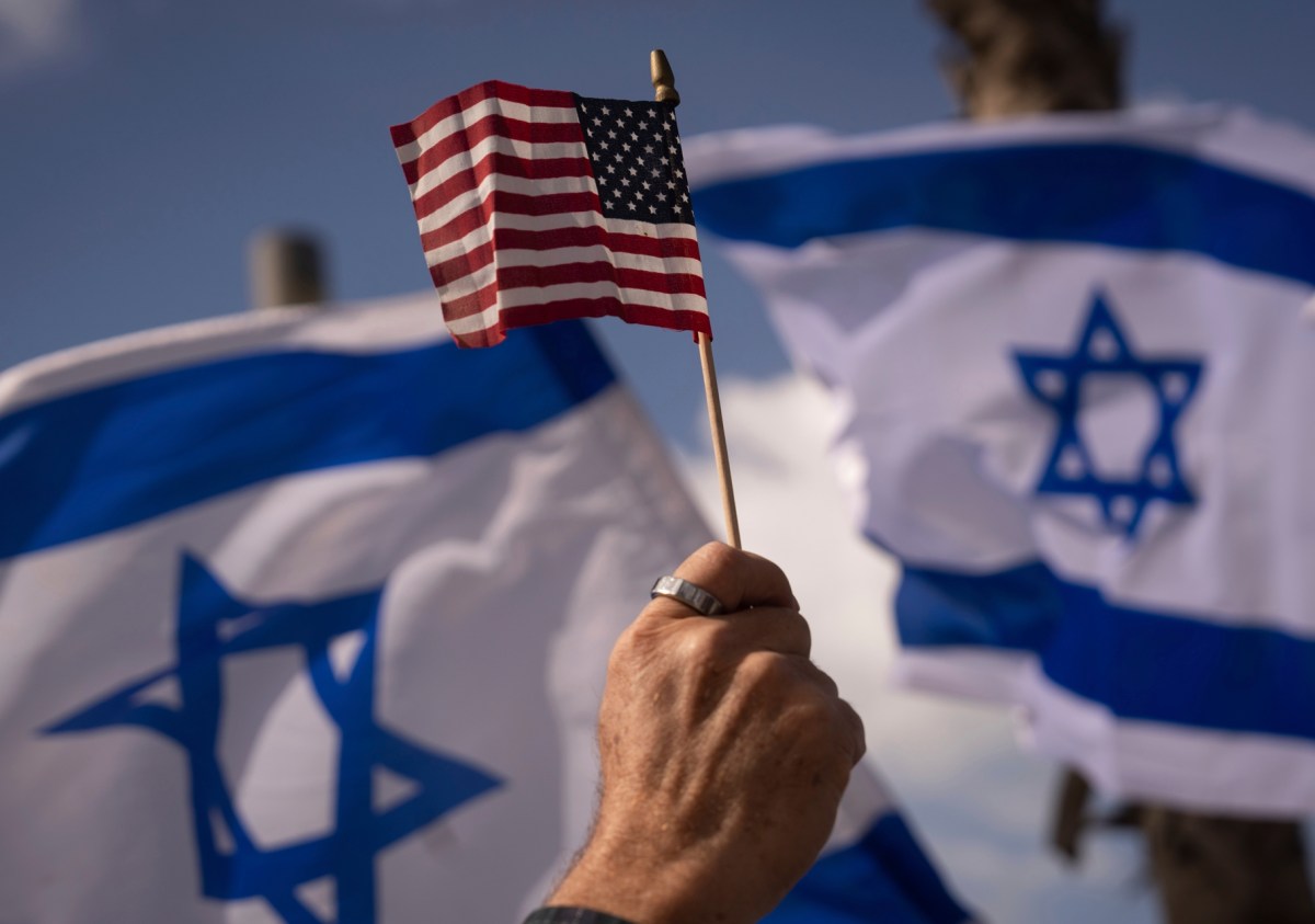 Arrestaron a un hombre en Nueva York por intentar destruir embajada de ...