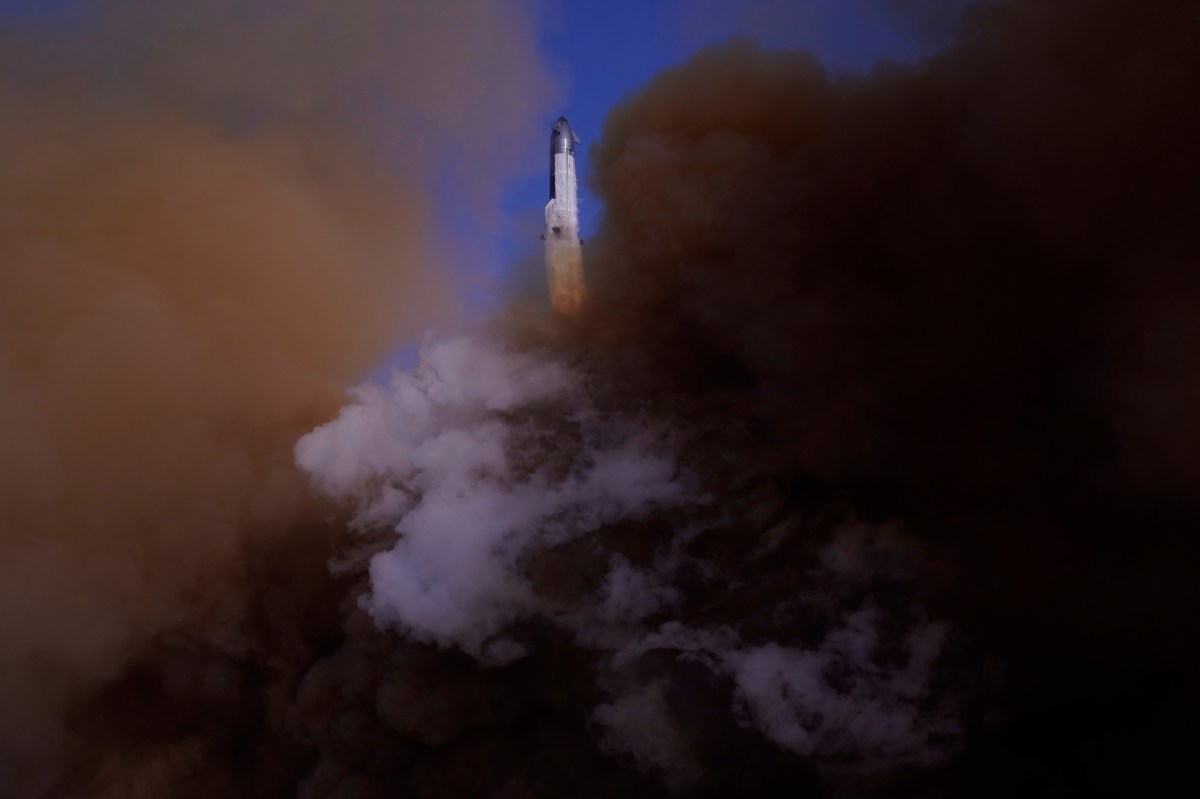 Cohete de SpaceX explota mientras realizaba pruebas de rutina en Texas ...