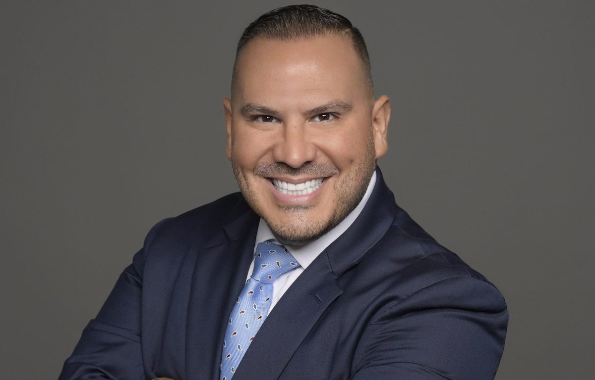 EL Awards 2025: Dennis Carrión, Esq. - El Diario NY