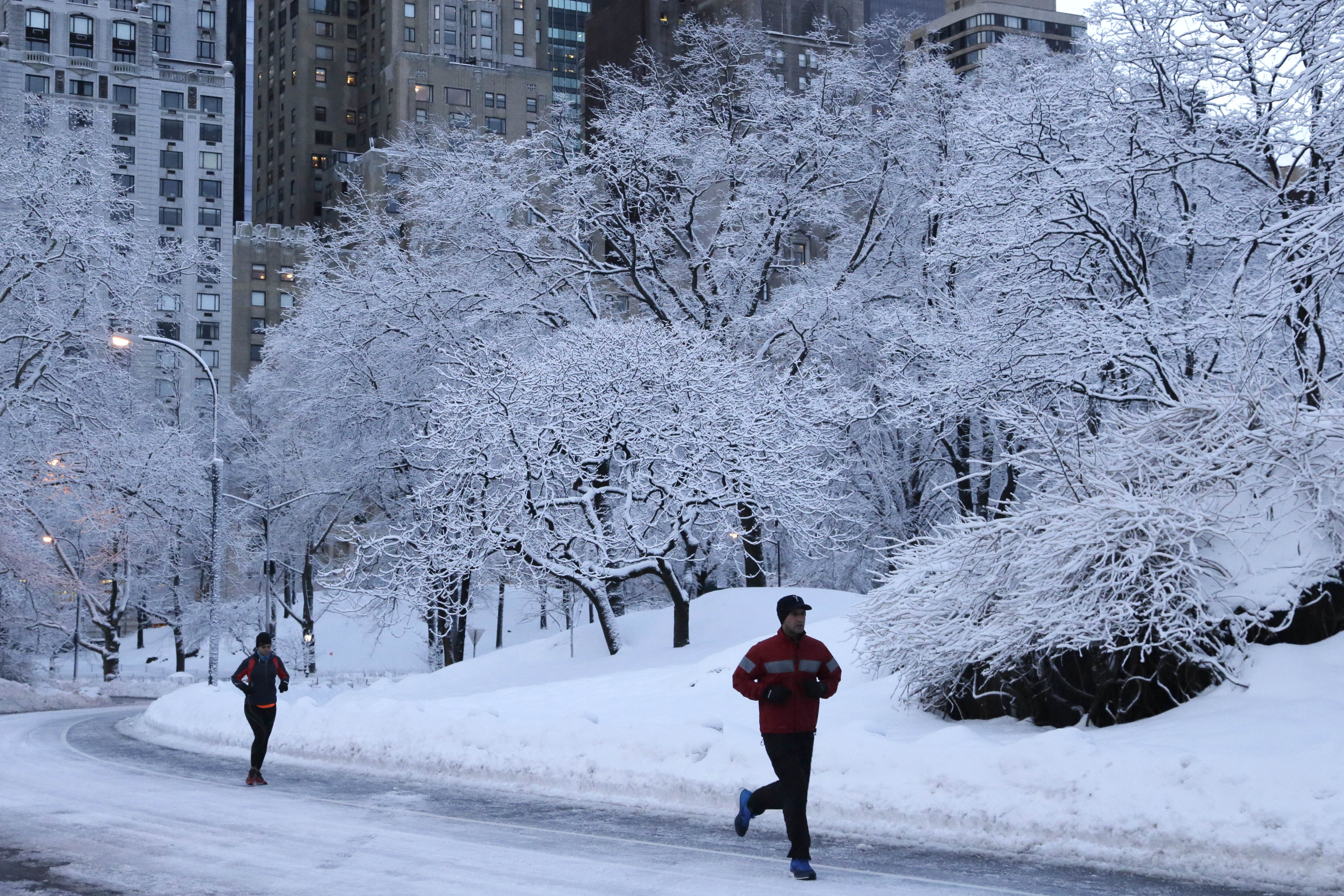 ¿Qué esperar del invierno en NYC en 2025-26? Menos nieve y más calor ...