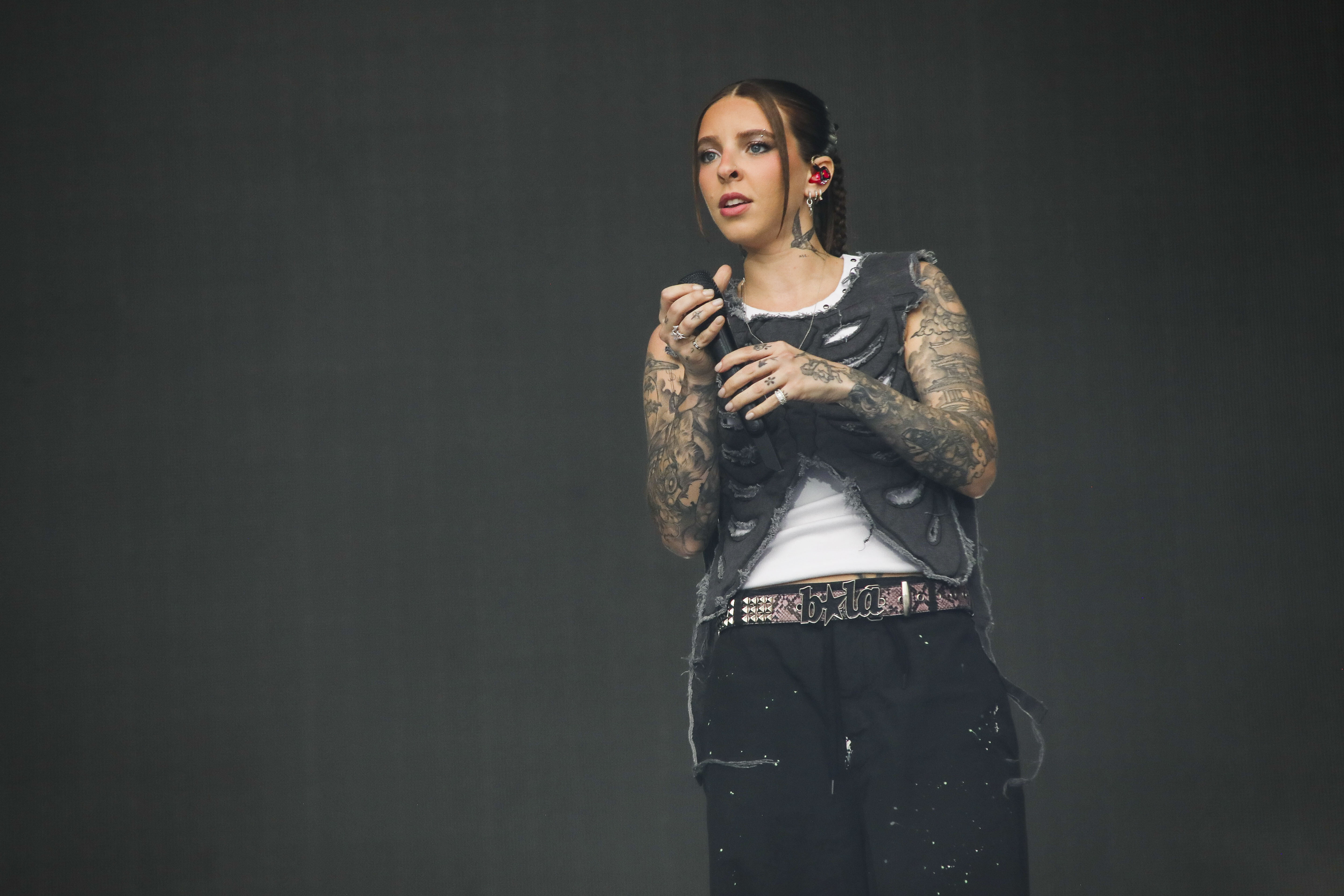 Young Miko abrirá varios conciertos de la gira de Billie Eilish en ...