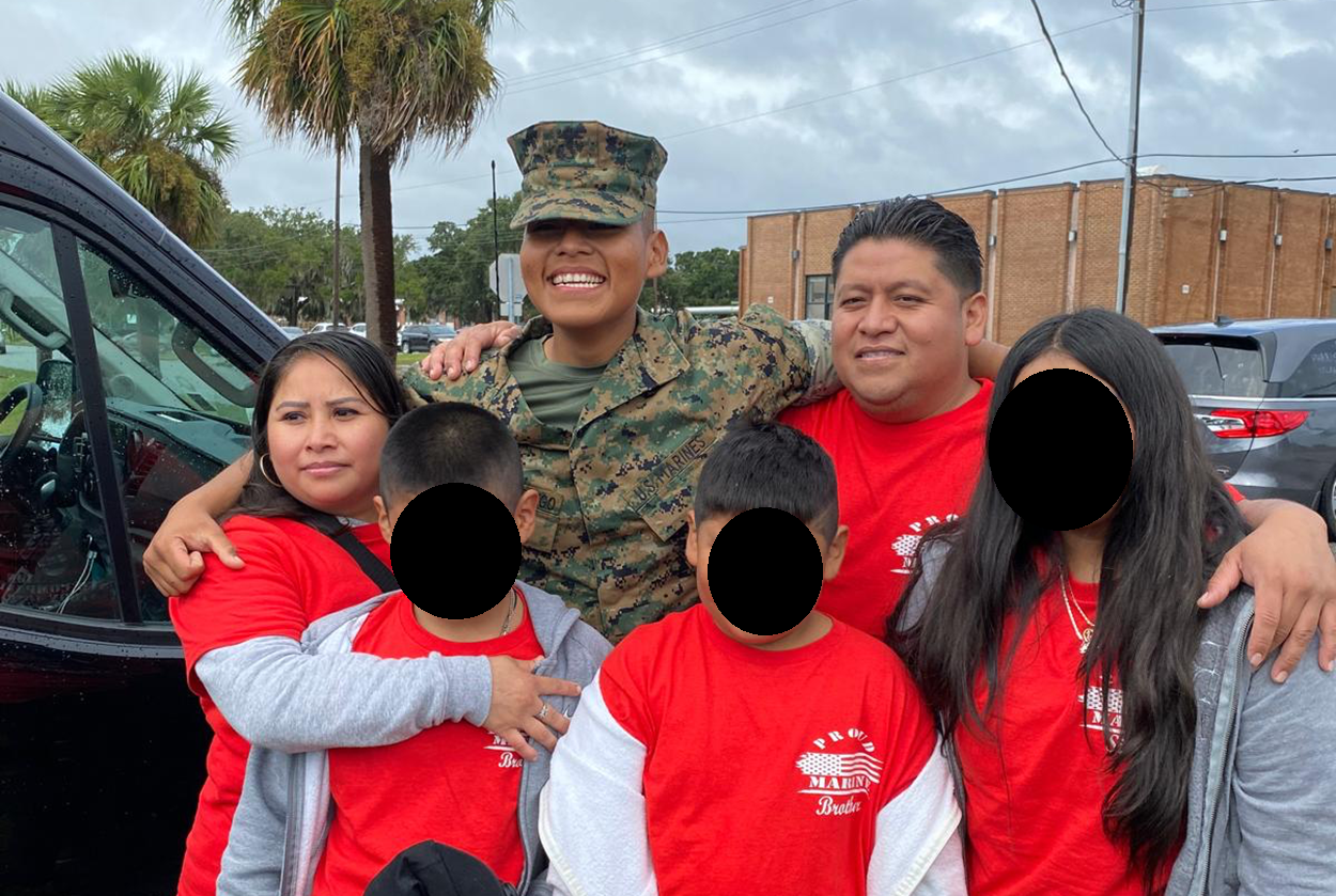 ICE expulsó “por error” a inmigrante que trabajó 10 años para Trump ...