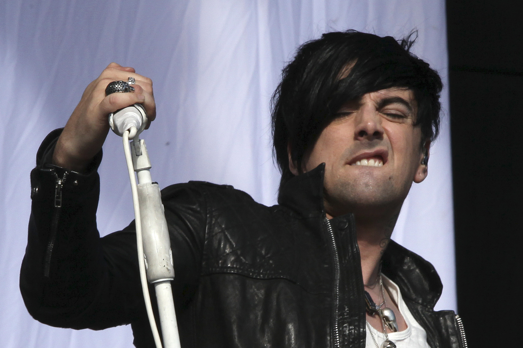 Asesinan a Ian Watkins, exvocalista de Lostprophets, en prisión ...