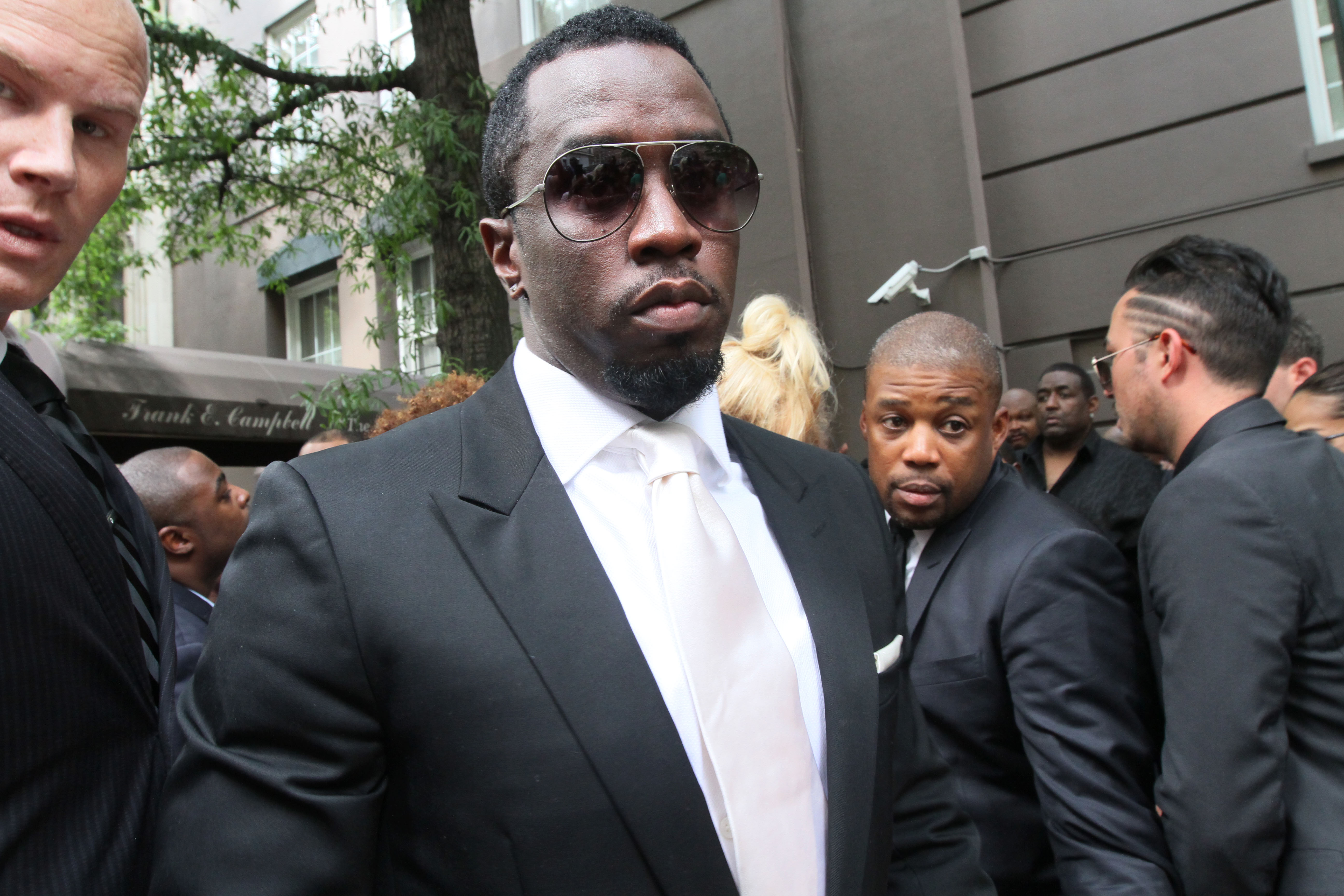 Sean “Diddy” Combs es trasladado a una prisión en Nueva Jersey para ...