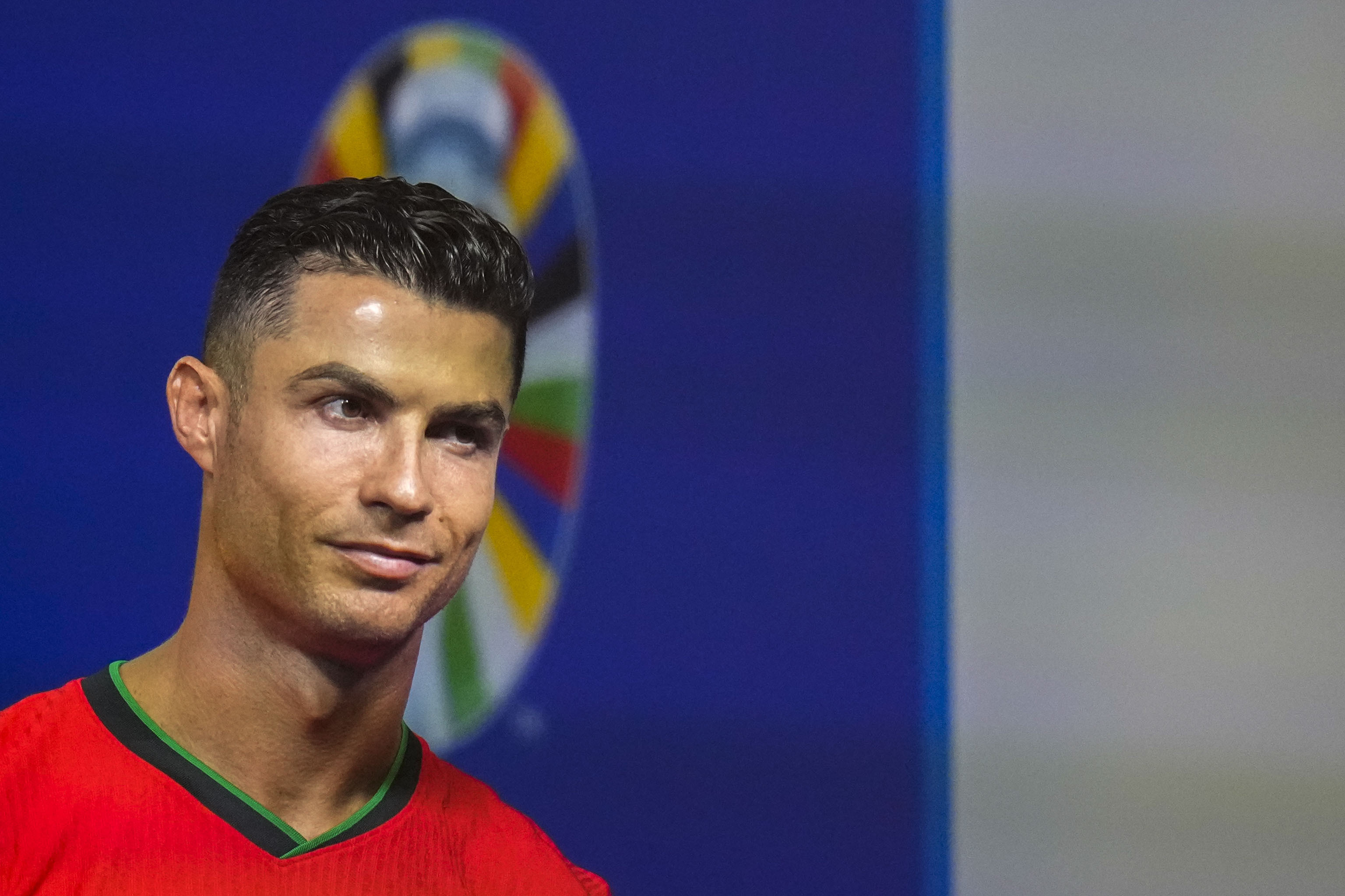 Cristiano Ronaldo bromea y se declara más guapo que David Beckham - El ...