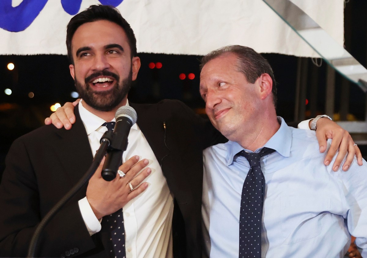 Brad Lander estaría planeando competir contra Dan Goldman por escaño en el Congreso - El Diario NY