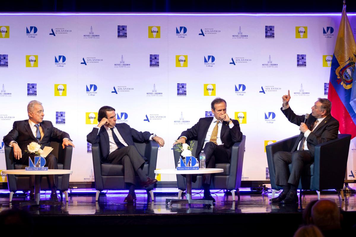 Expresidentes están de acuerdo con el despliegue de EE.UU. en el Caribe ...