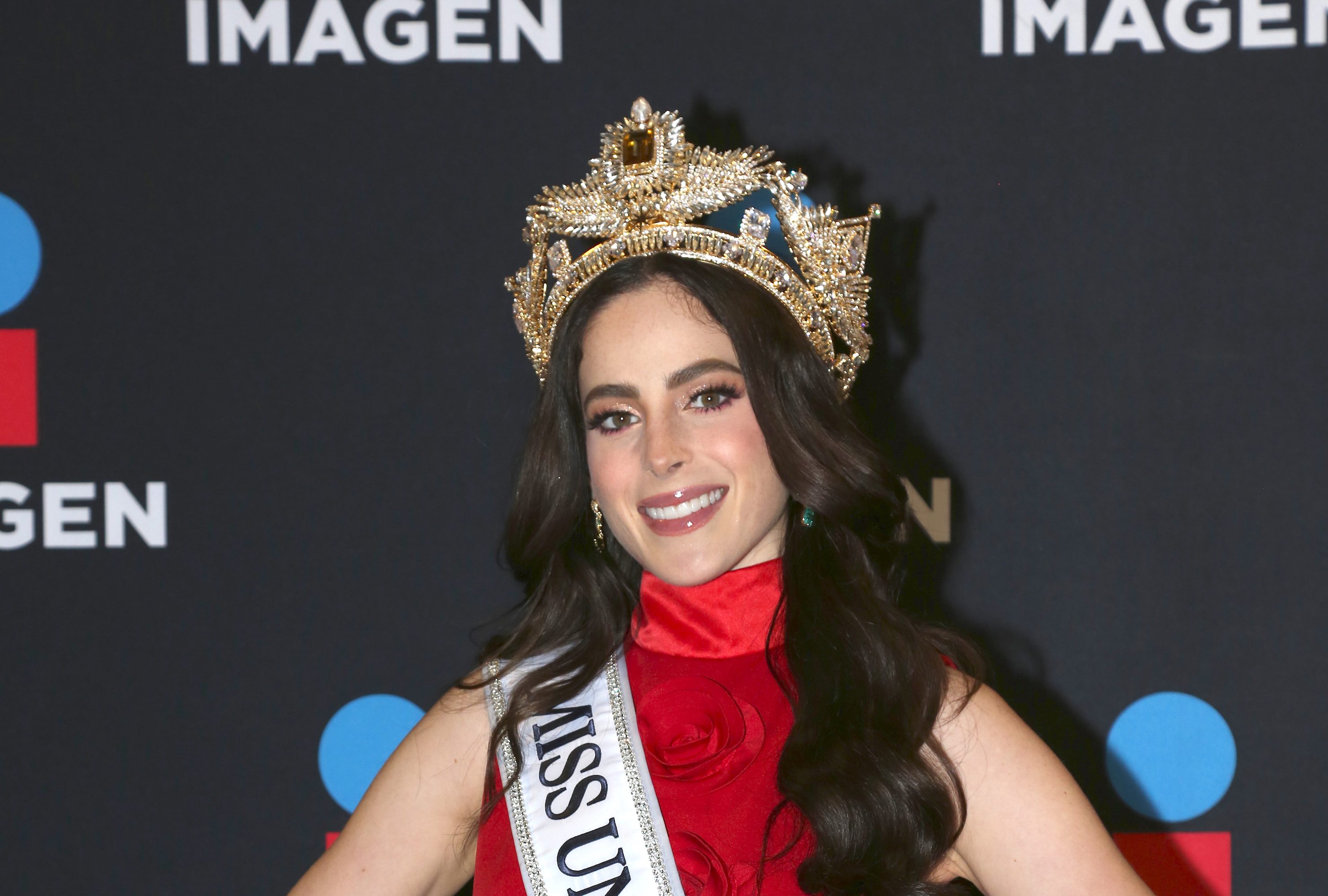 Nawat Itsaragrisil, director de Miss Universe Tailandia, se disculpa ...