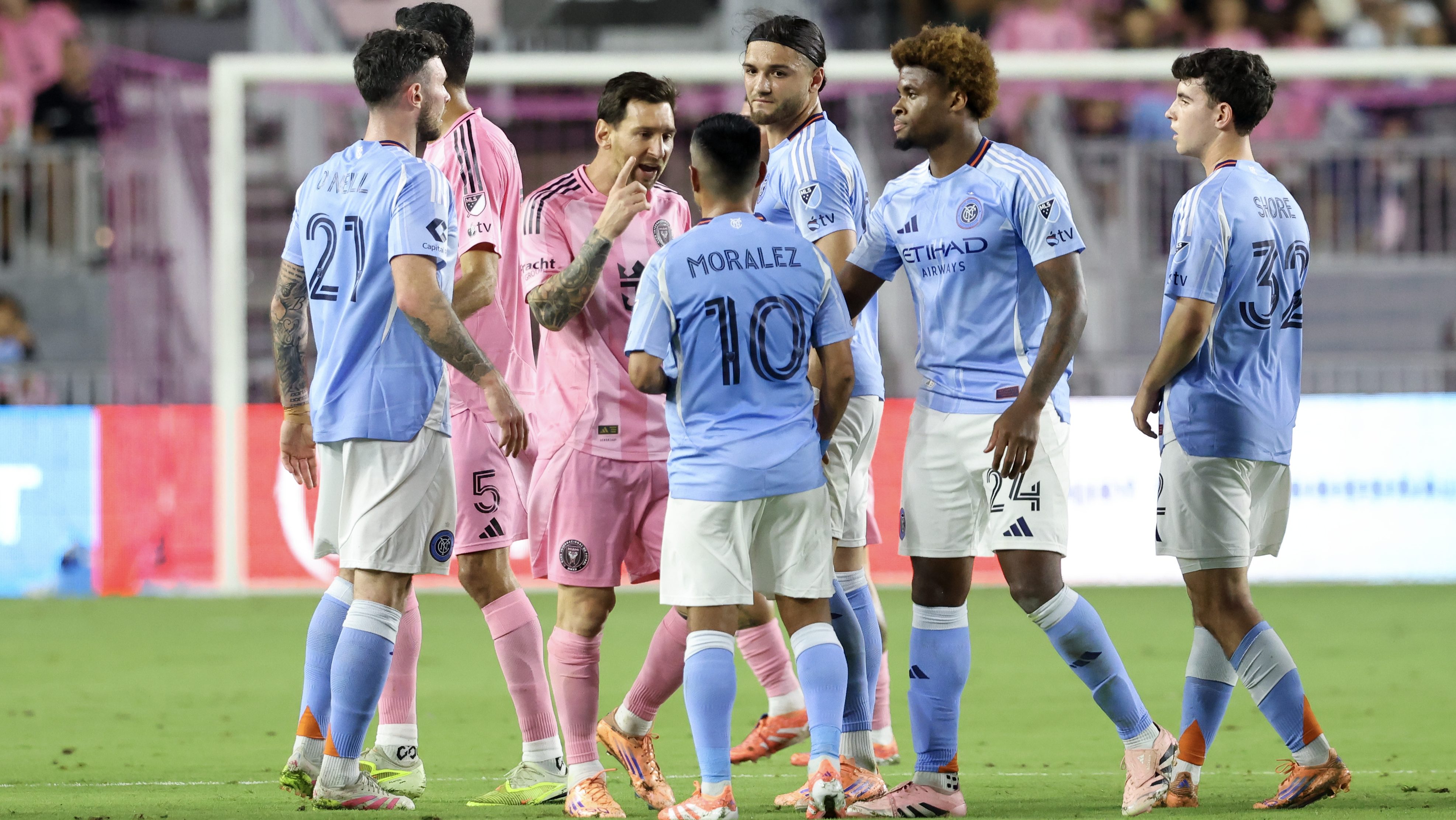 Messi encararó e insultó a Maxi Moralez en la goleada de Inter Miami a ...