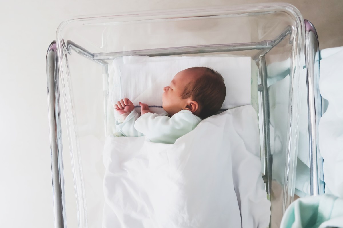 Hispana dio a luz a un "bebé milagro" en California: se gestó fuera del ...