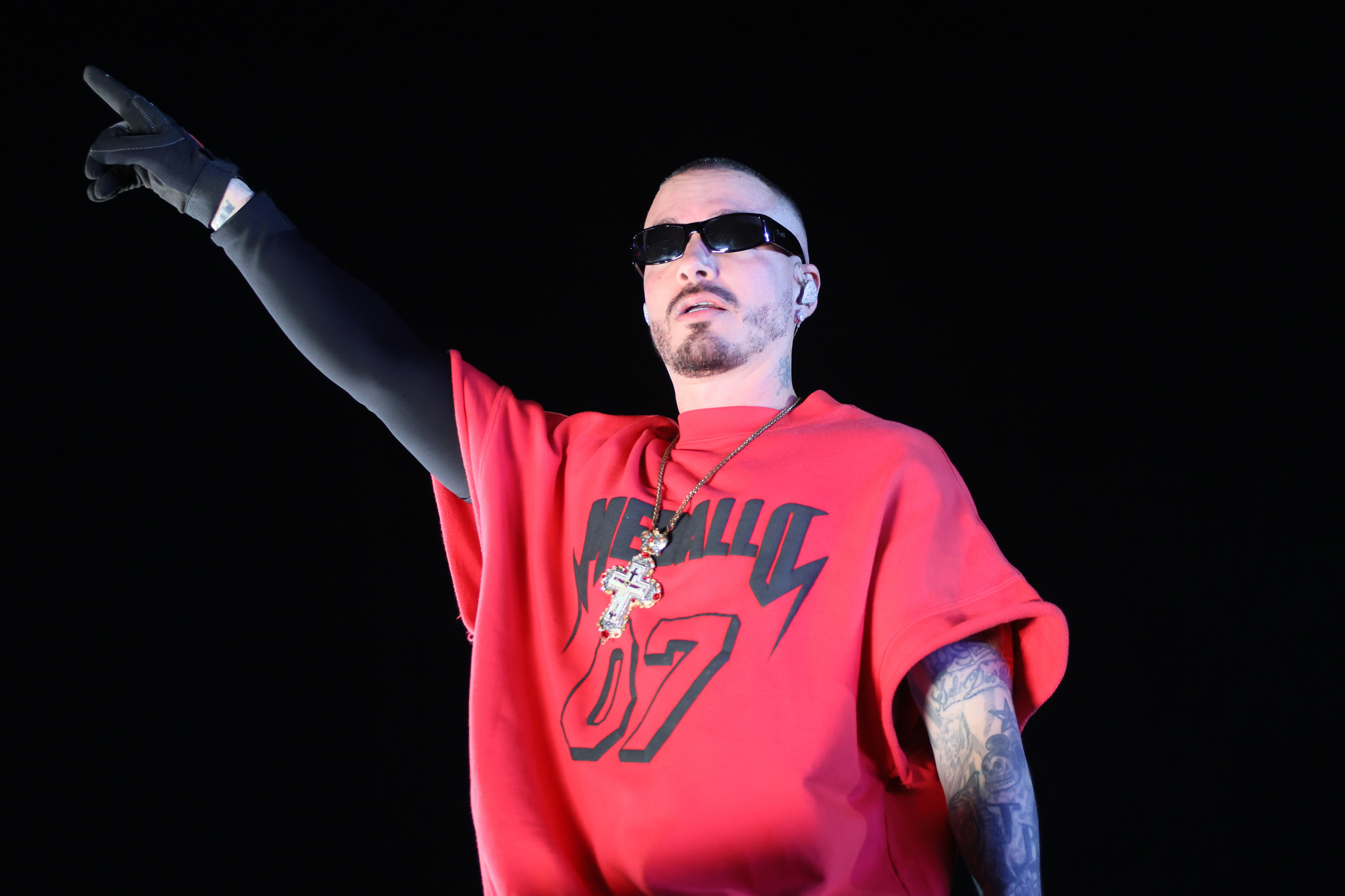 Bad Bunny y J Balvin se reconcilian durante un concierto en México: "El ...