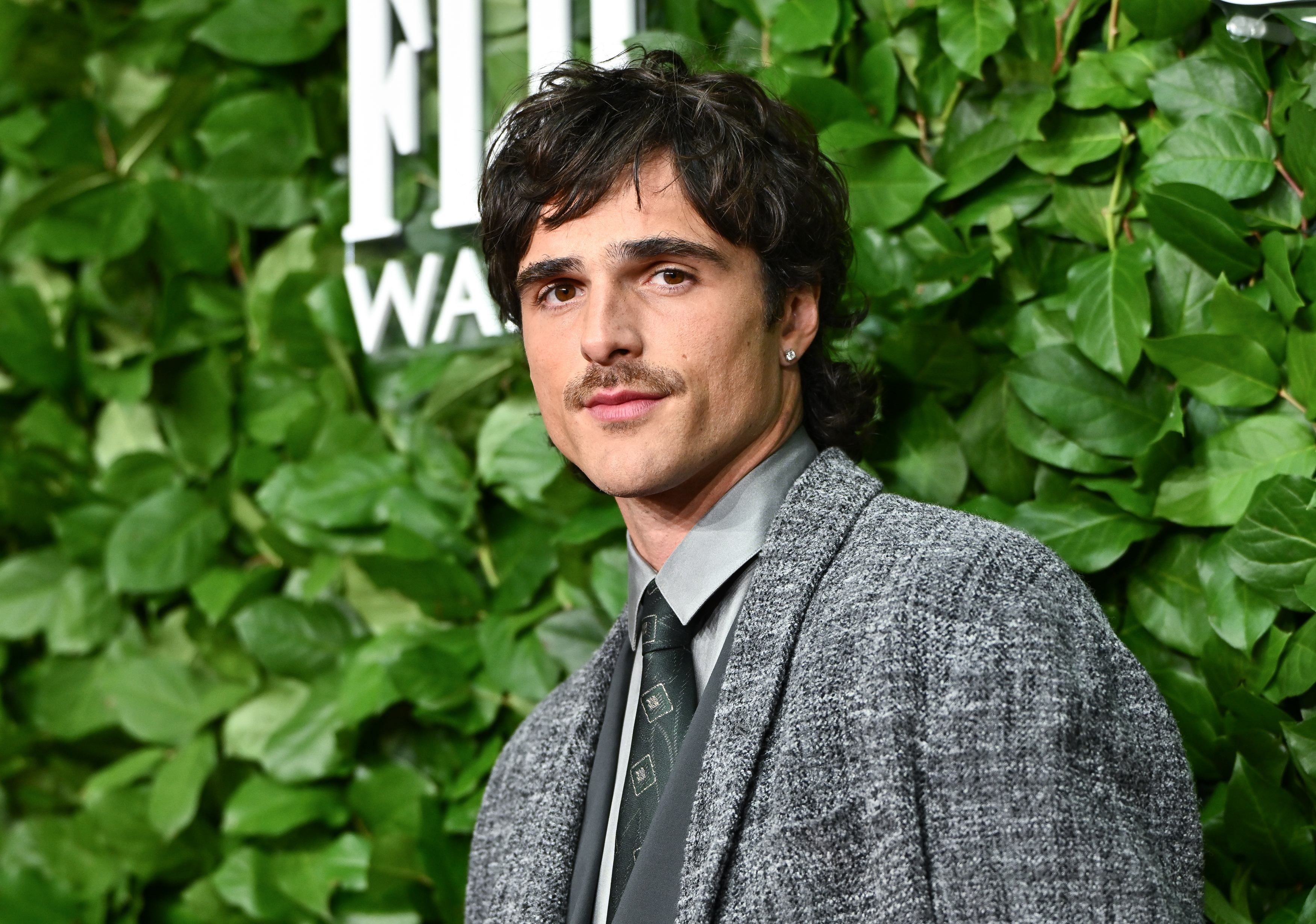 Jacob Elordi confrontó a un paparazzi en París: "Haces que sea difícil ...