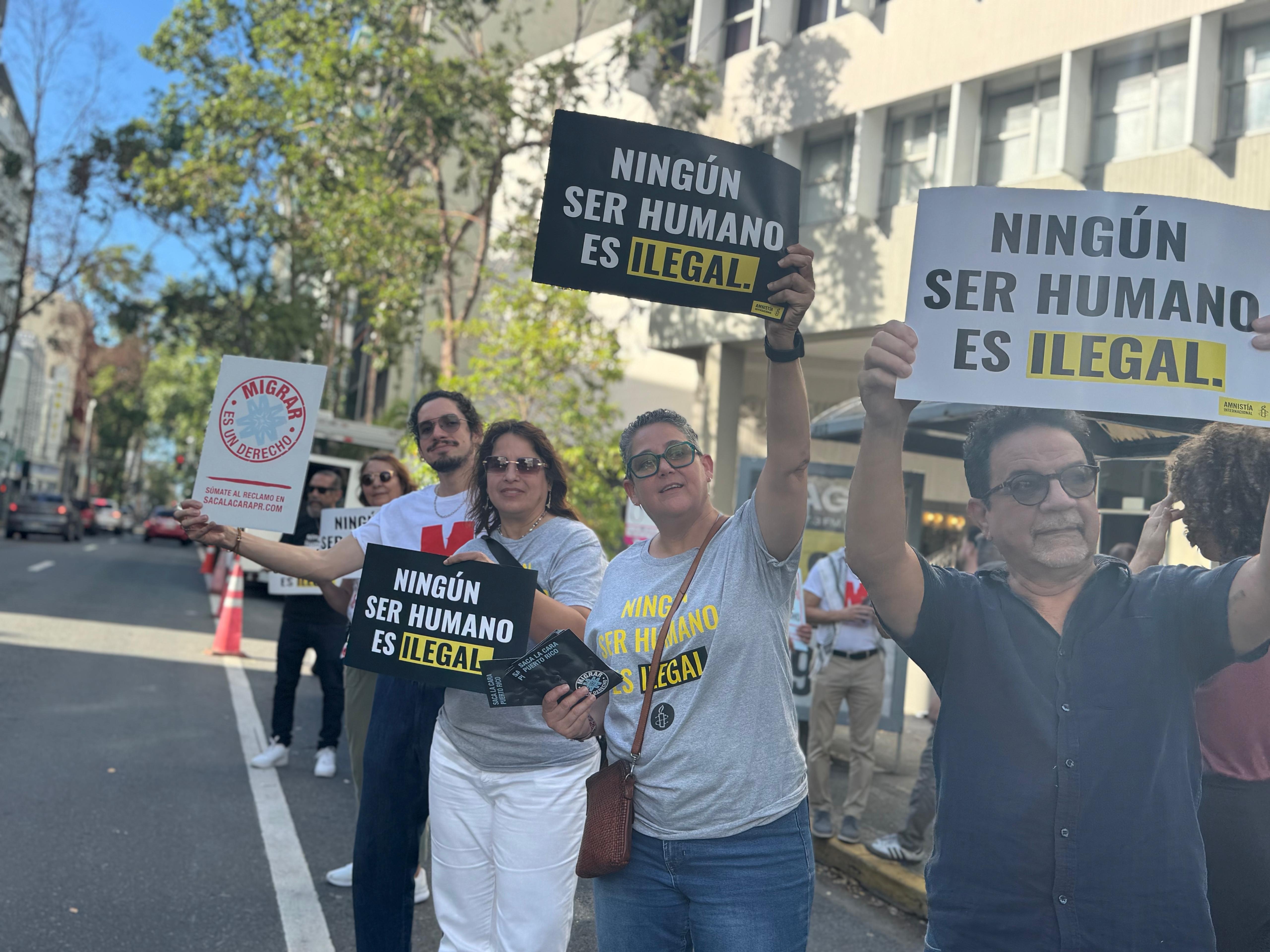 Protesta contra el consulado dominicano en Puerto Rico por colaborar ...